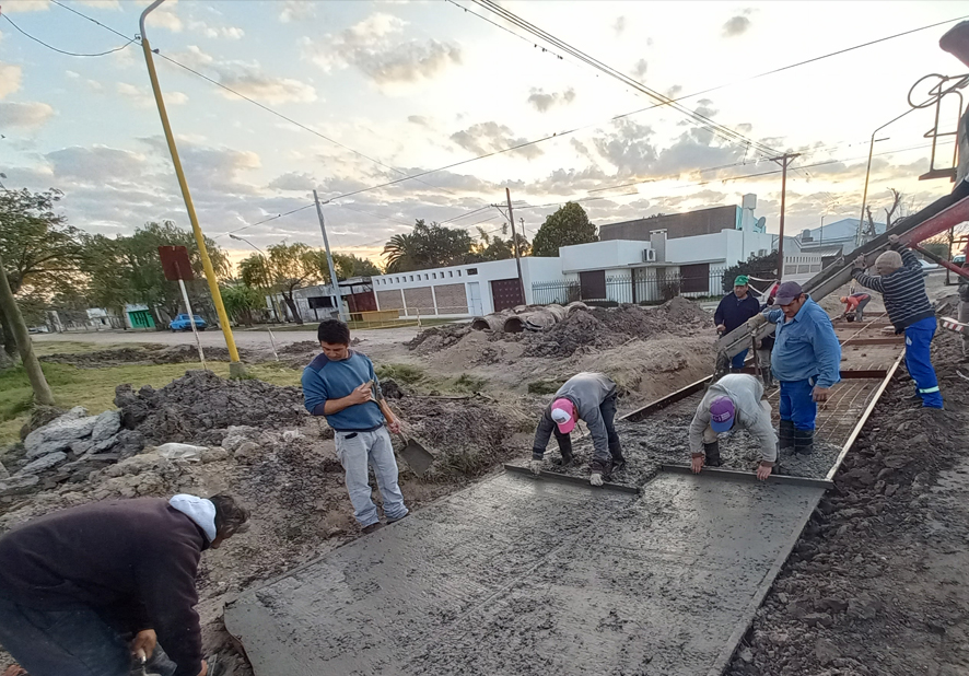 Avanza la obra de ripio con cordón cuneta de calle Córdoba - INFO VERA